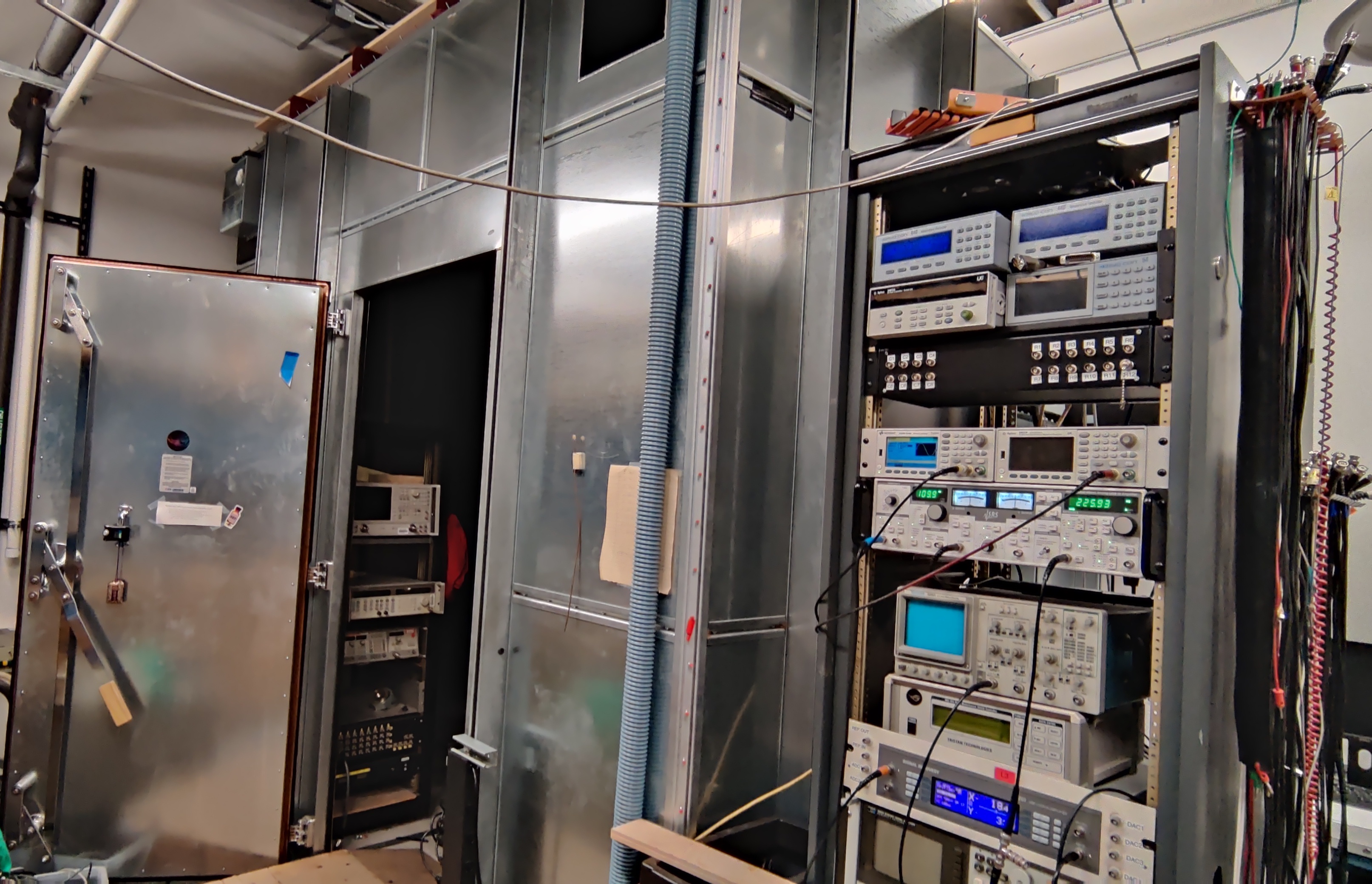 Oxide Nano Electronics Laboratory